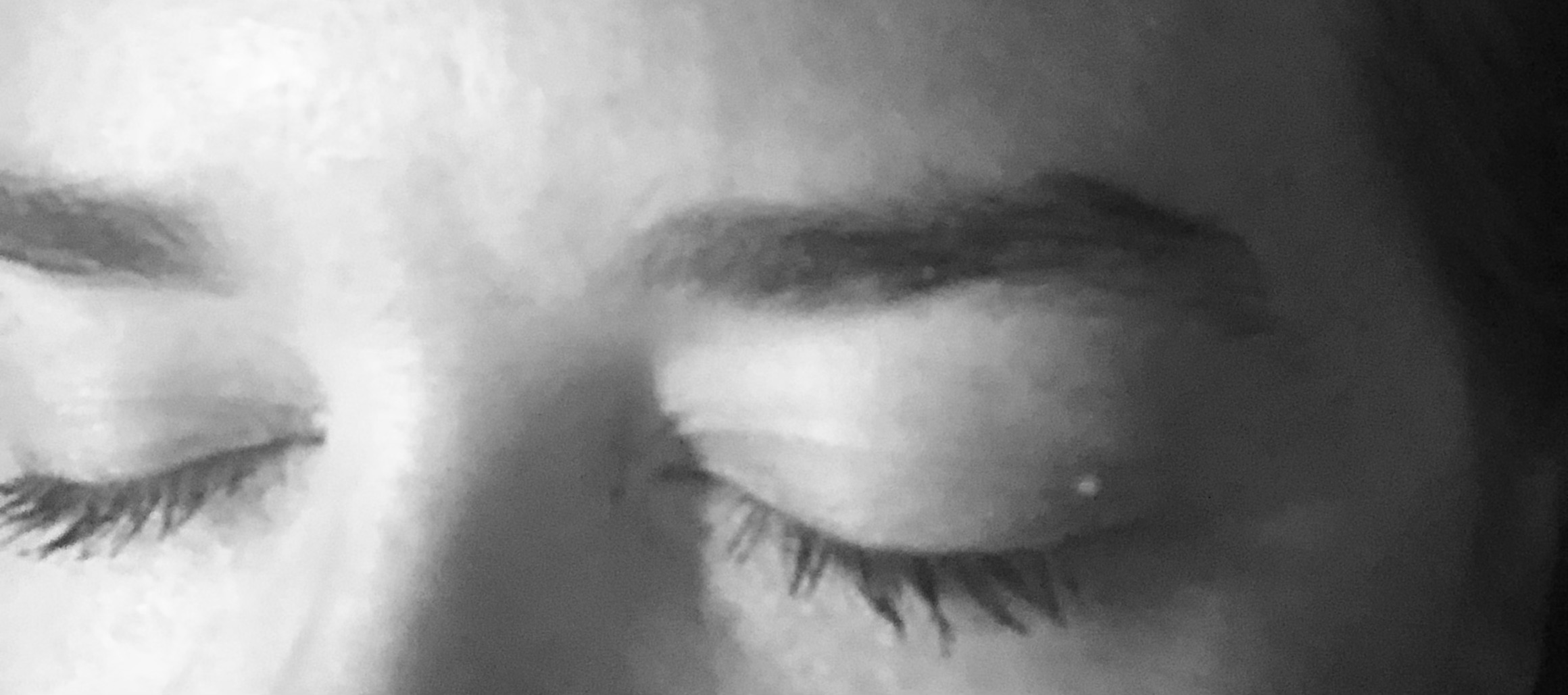 How to Remove Mascara Without Damaging Your Lashes